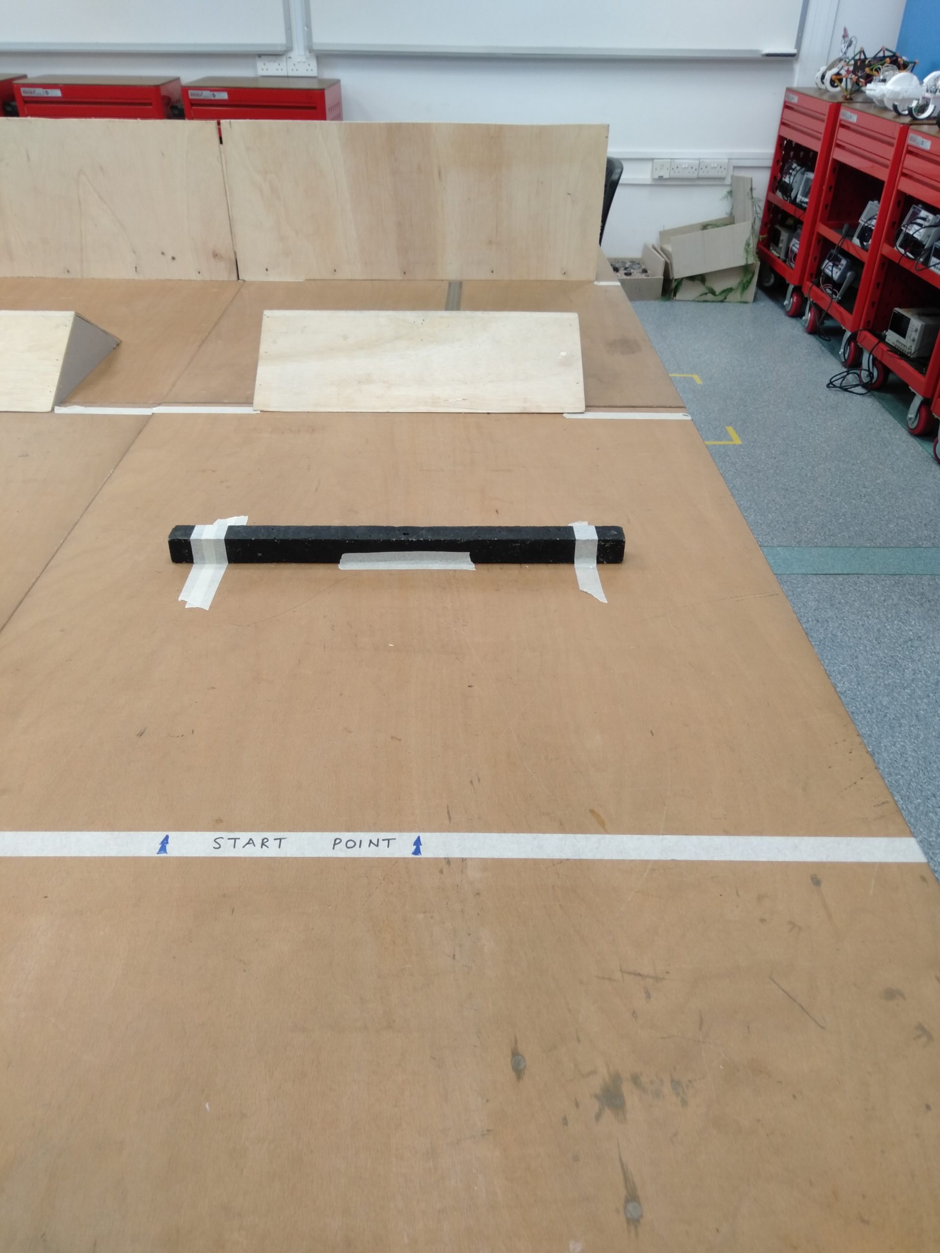 EG1311:Arduino code to Make the Robotic car Traverse According to the ...